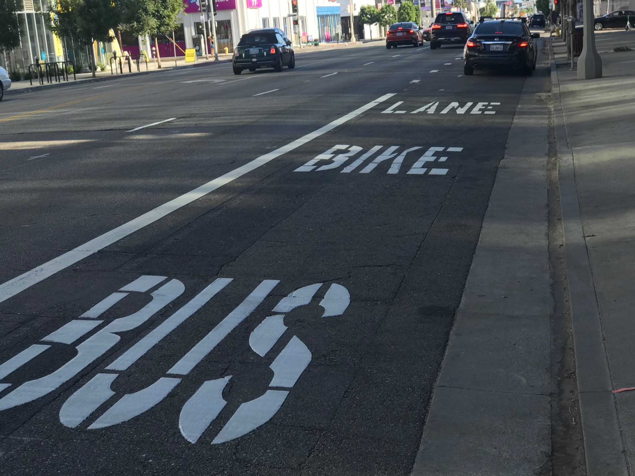Parking in LA bus lanes will get driver $300 fines starting Monday, and ...